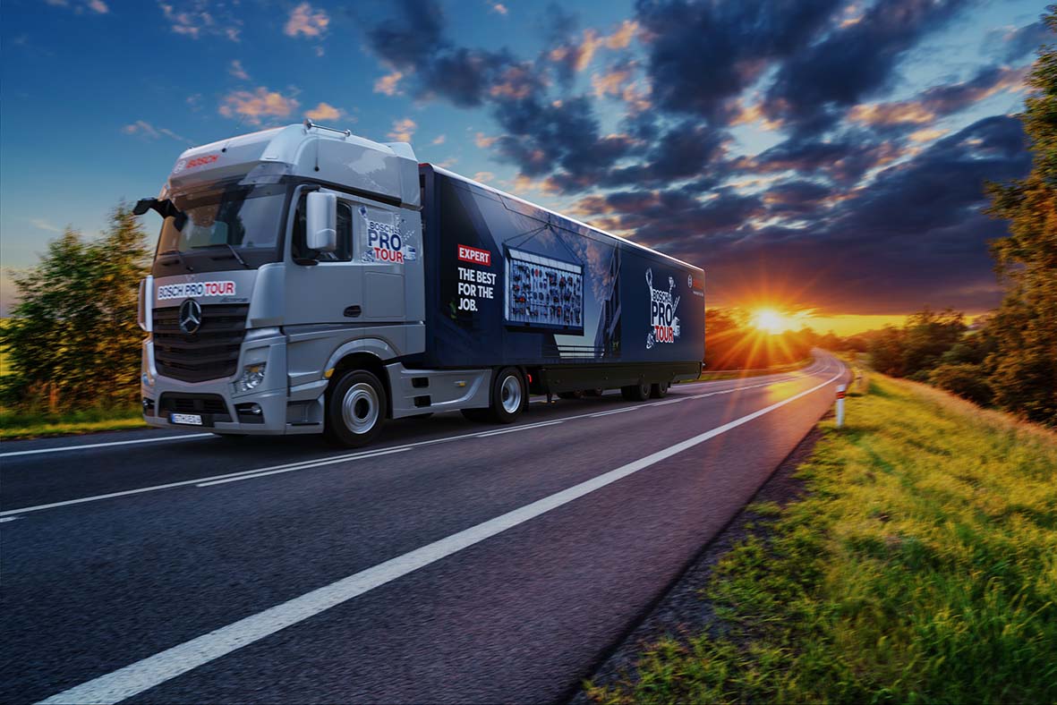 Bosch: Mobile Pro Tour showroom with professional tools on display