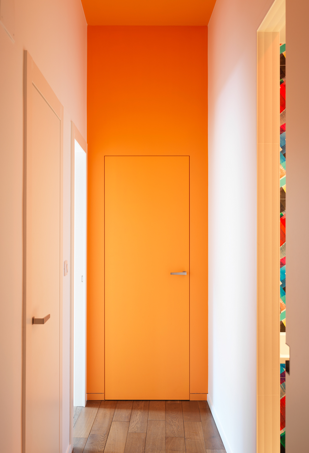 Eclisse : Portes Battantes Invisibles pour Design Selectif
