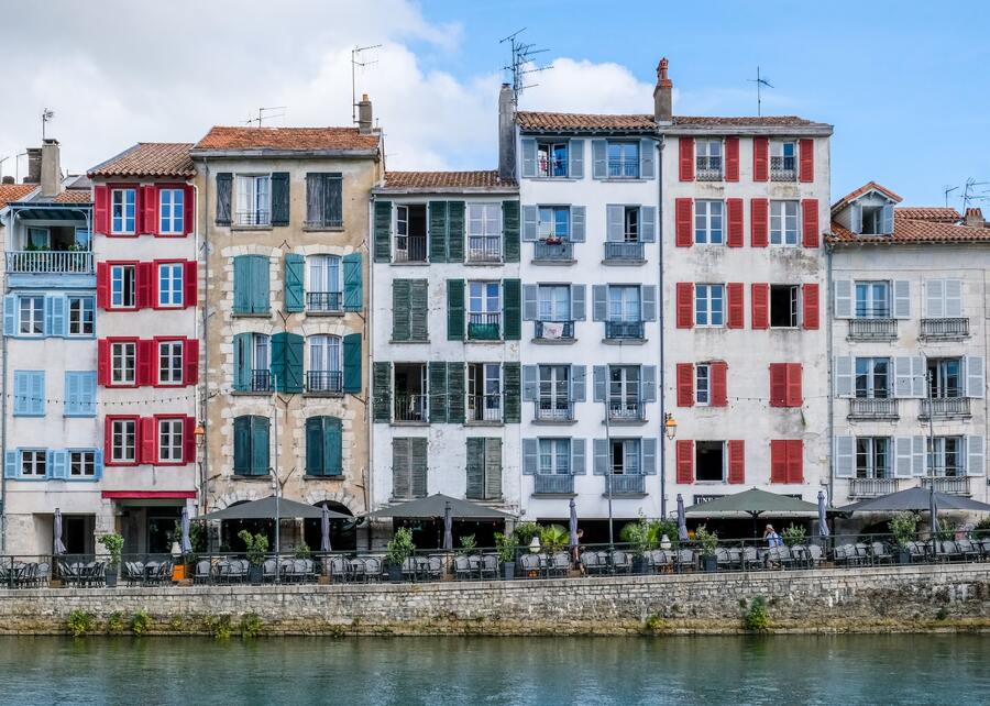 Comment entretenir sa couverture toiture au Pays Basque ? | Batipôle